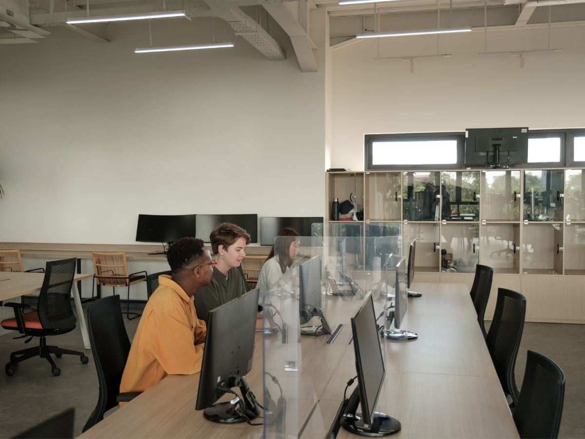 Understanding 5 Work Environments for Effective Career Moves ...